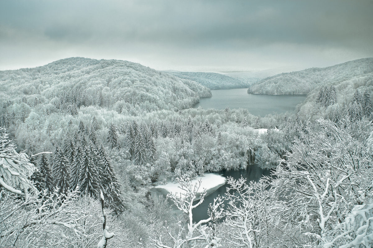 Winter at Plitvice Lakes - Nacionalni park "Plitvička jezera"